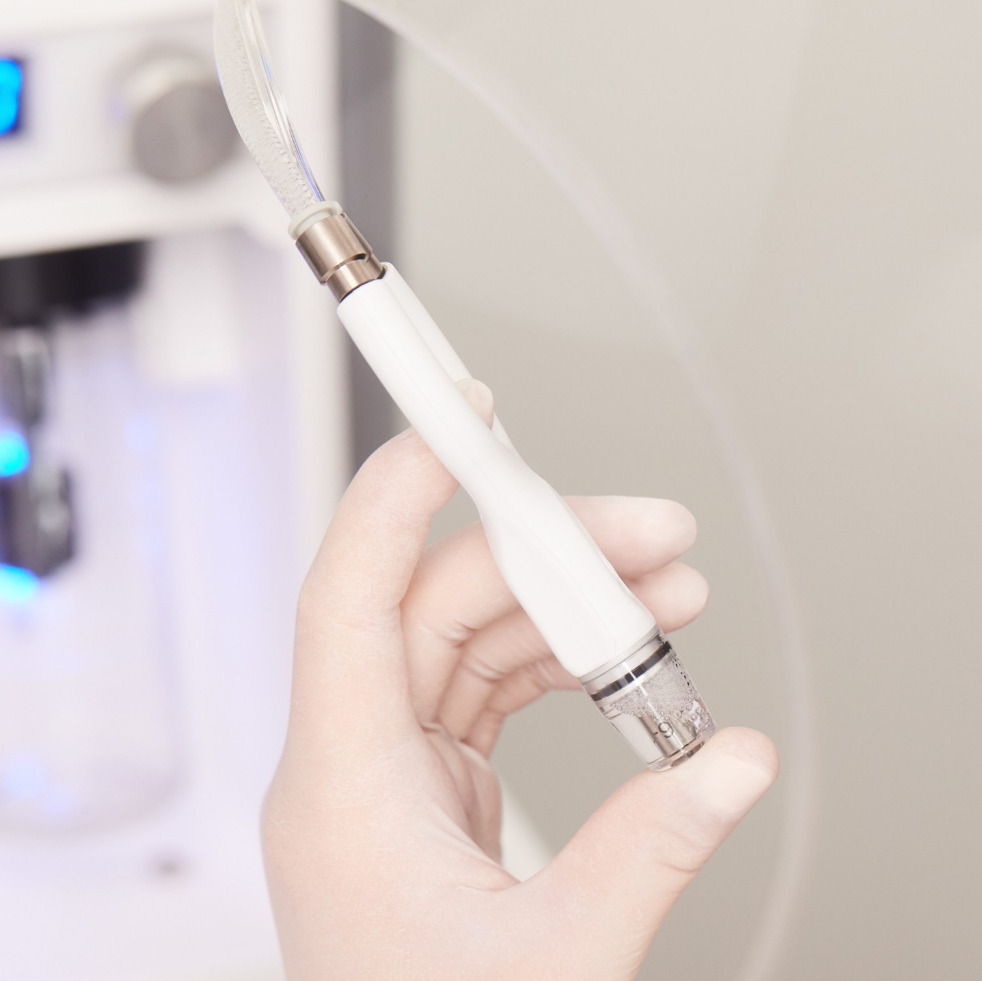 DiamondGlow® Product Images - Clever Beauty